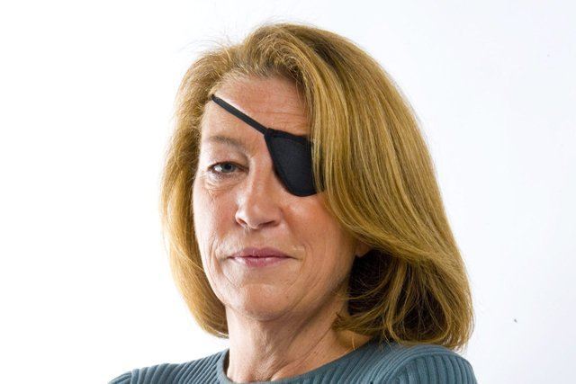 Marie Colvin *55 (1956 - 2012) - The Grave 86207155 [en]