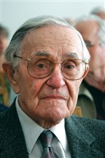 Jan Ekier (1913-2014) *100, Grave #86213247 - Sysoon