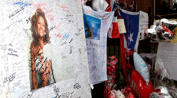 Whitney Houston †48 (1963 - 2012) Online memorial [en]